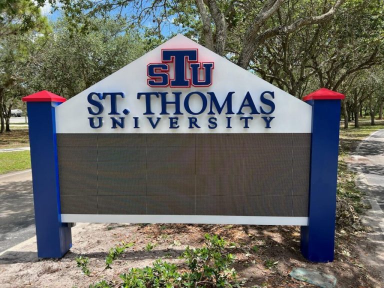 Custom Sign Services in Miami | Saul Signs